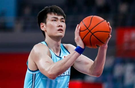 逆袭之“王”！青岛球员王睿泽加冕cba全明星三分球大赛冠军 自叹运气好 半岛网