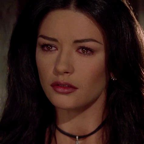 Catherine Zeta Jones In The Mask Of Zorro 1998 Director Martin