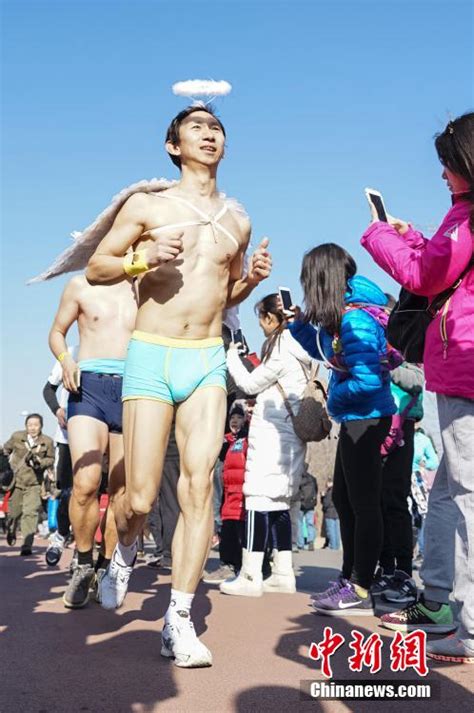Naked Run Race Held In Beijing 3 Peoples Daily Online