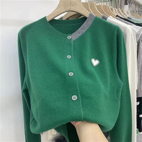 라운드 배색 하트 패치 가디건