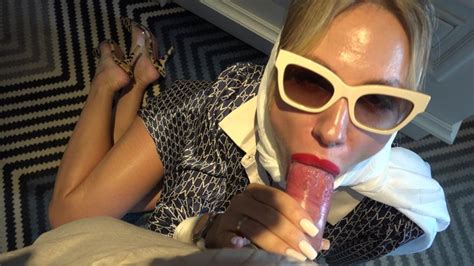 819 Naughty Hot Wife On Vacation Angel The Dreamgirl