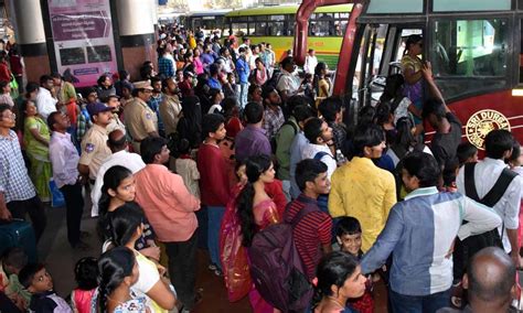 Huge Rush Of Passengers At Mgbs Bus Stand For Sankranti Festival