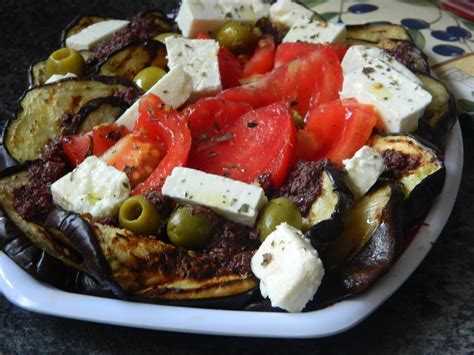 Weekend Passion Salata De Vinete La Gratar Cu Branza Feta Si Sos De
