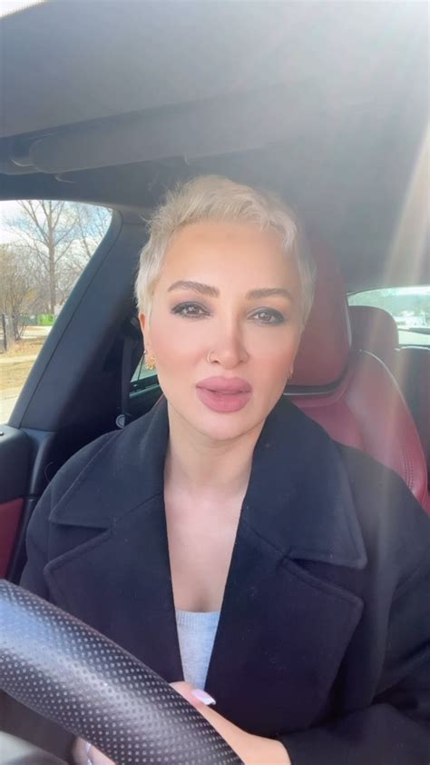 Ronak Younesy ‎سال خوبی رو شروع کنیم همگی به امید خدا🤲🏻‎ Instagram