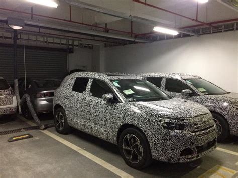 媒体老师们看完可装逼 首款量产底盘域控解析 知乎