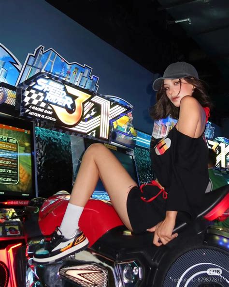 Guo Yanghua Arcade Girl Casual Arcade Outfit Arcadecore Aesthetic