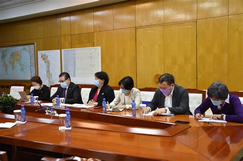 Байгалийн хийн хоолой барих төслийн хүрээнд маршрут болон боловсон хүчин бэлтгэх асуудлаар санал