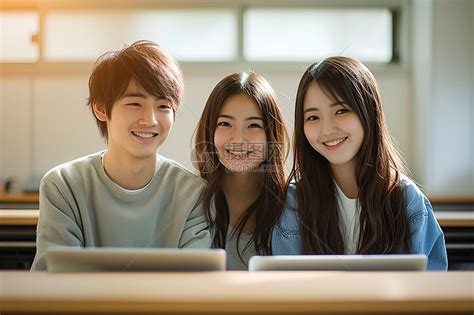 欢乐的大学生们高清图片下载 正版图片601085363 摄图网