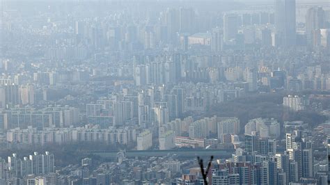 전국 아파트값 12주 연속 하락하락폭은 소폭 축소