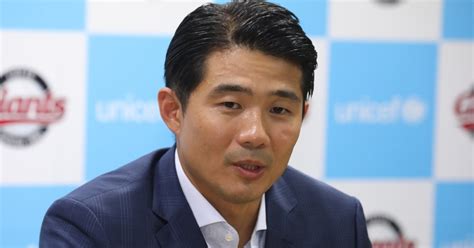 발언하는 성민규 롯데 신임 단장