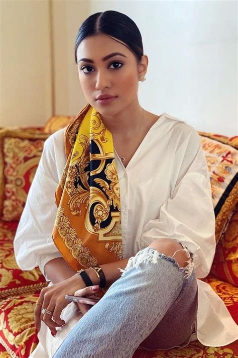 Bangladeshi Face Styles White Outfits Simple Makeup Dhaka White