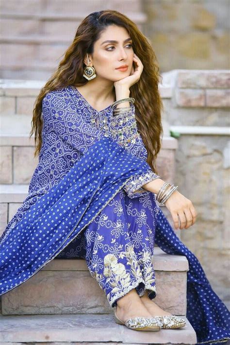 Pin By Pervez Ahmed On Pakistani Clothes Girls Designer Dresses Pakistani Outfits Asian Outfits