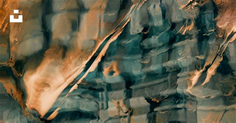 시계가 있는 건물의 흐릿한 이미지 사진 Unsplash의 무료 초현실주의 이미지