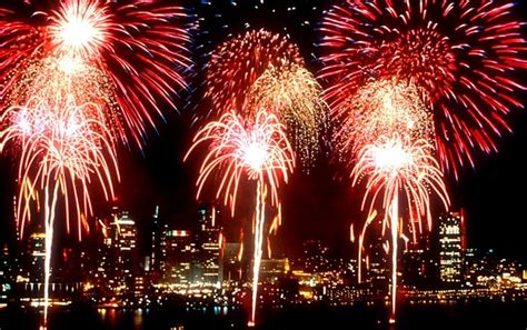 How Do Fireworks Work A Pyrotechnics Chemist Explains The Science Behind The Brilliant Colours