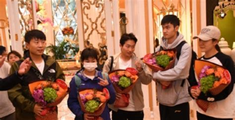 奥运健儿访问澳门！全红婵获誉人气王陈梦低调 与苏炳添杨扬进校园腾讯新闻