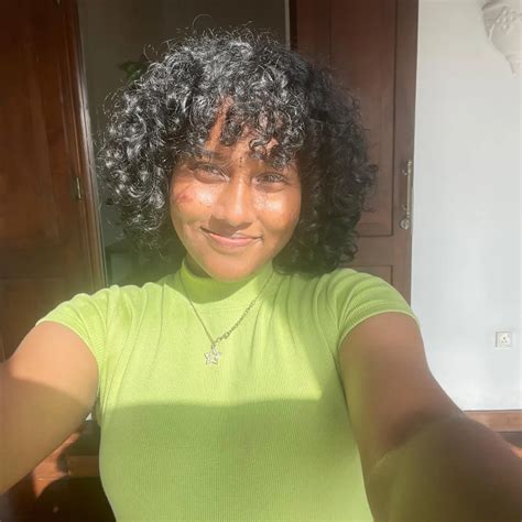 Vidushika Shanthakumar Skvidhuu • Instagram Photos And Videos