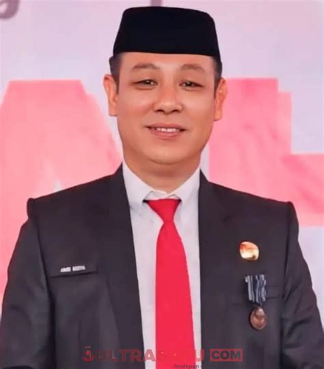Pemakaman Kades Tadoloiyo Trans Diwarnai Upacara Penghormatan Plt