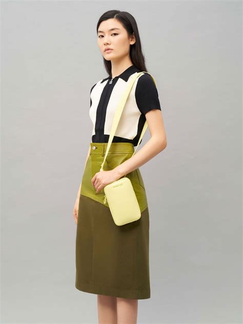 옐로우 여성 백 세일 익스클루시브 스타일 쇼핑하기 찰스앤키스 코리아