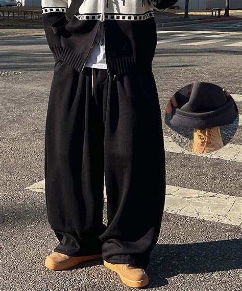 기모 슈퍼 와이드 벌룬핏 4턱 사이드핀턱 트레이닝 팬츠 6499 에이블리