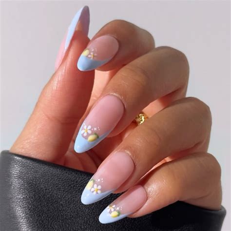 Modelo De Uñas Acrílicas