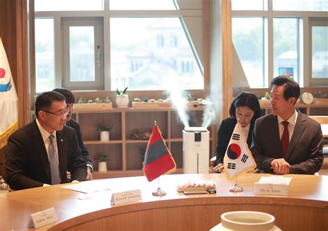 Сөүлд ажиллаж амьдарч буй монгол иргэдийнхээ эрх ашгийг хамгаалах талаар санал солилцов