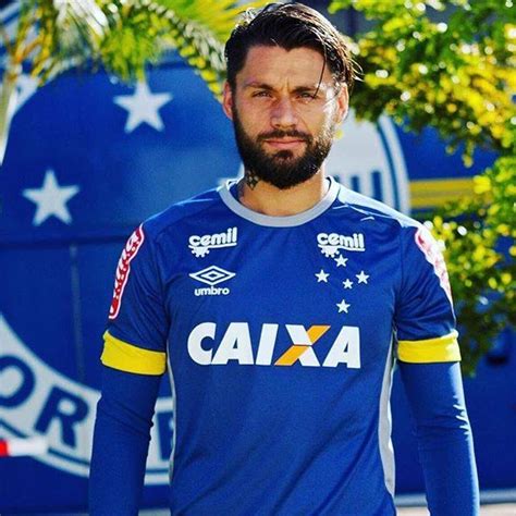 Diaspora Ua Як у Всесвітній день футболу не згадати про українців у найбільш футбольній країні