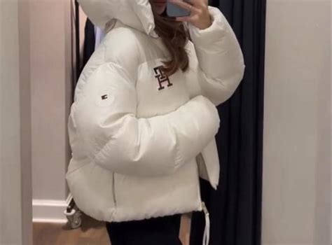 Пуховик Tommy — цена 4500 грн в каталоге Пуховики Купить женские вещи по доступной цене на Шафе