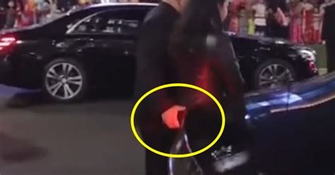 北 김정은 딸 주애 엉덩이 만졌다…습관 무섭다 Vs 옷 잡은 것[영상]