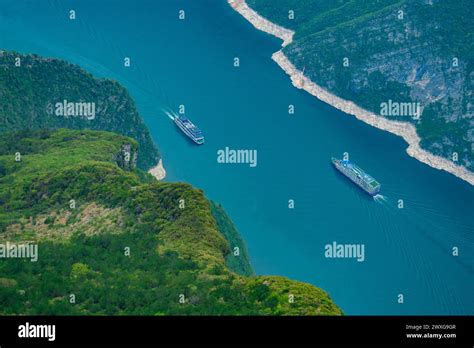 Chongqing China March Tourists Enjoy The Scenery Of The Two Banks Of The Xia River