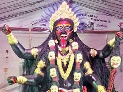 Somewhere There Are Nine Goddesses And Somewhere Maa Kali Is Made To Sit मां काली की झांकी