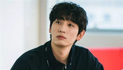 Yoon Park Height Weight Body Measurements Shoe Size