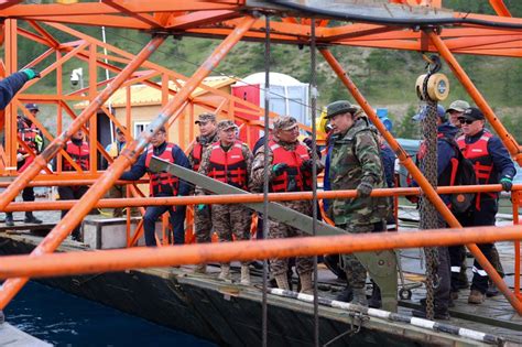Хөвсгөл нууранд живсэн зургаан нэгж техник хэрэгслийг татан гаргалаа
