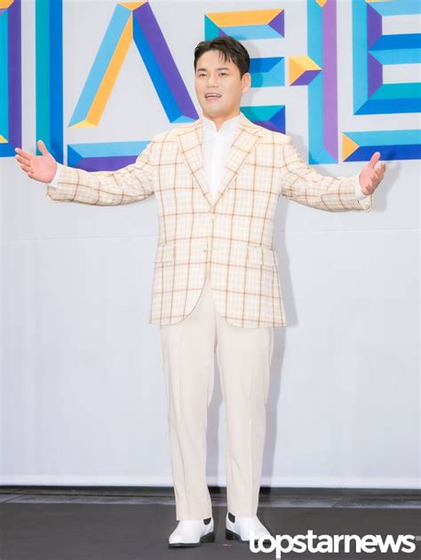 포즈 취하는 천록담 미스터트롯 Top7 기자간담회 Hd포토 네이트 연예