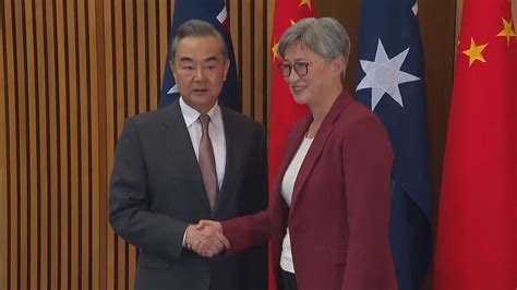 王毅晤黃英賢指兩國要堅持相互尊重 黃英賢指正籌備李強今年訪澳 Now 新聞