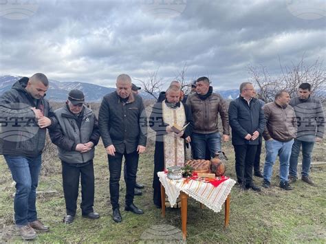 Жителите на община Гурково отбелязаха Трифон Зарезан Утро