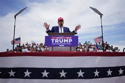 特朗普又出惊人言论！“国会山骚乱”是警察让他们进去的特朗普抗议者警察新浪新闻