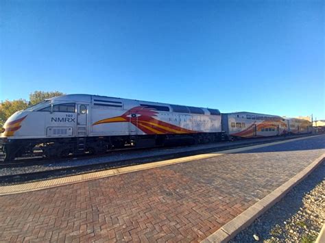 Beep Beep New Mexico Usa Rail Runner Express At Santa Fe Stop R Trains