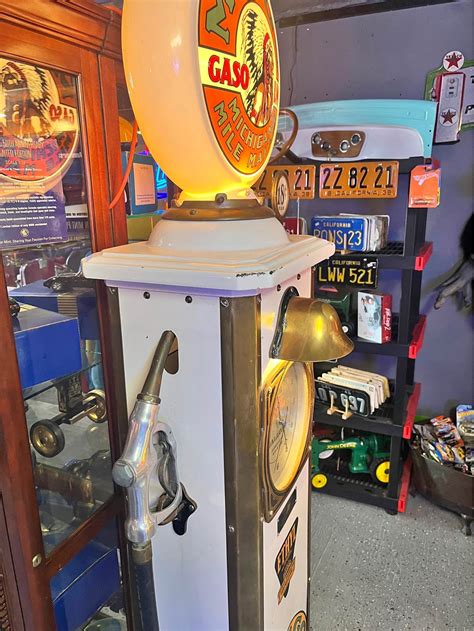 Gas Pump Is Very Cool All Porcelain Muscgo Gasoline Clock Filter Etc