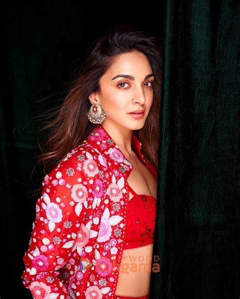 Kiara Advani Photos Images Hd Wallpapers Kiara Advani Hd Images