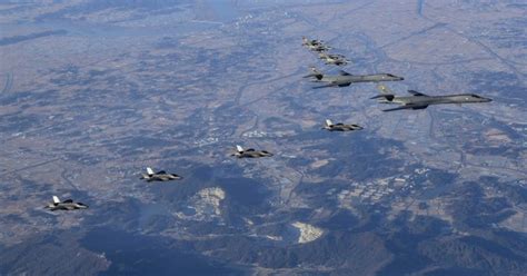 북한 탄도미사일 도발 미국 전략폭격기 B 1b 한반도 출격