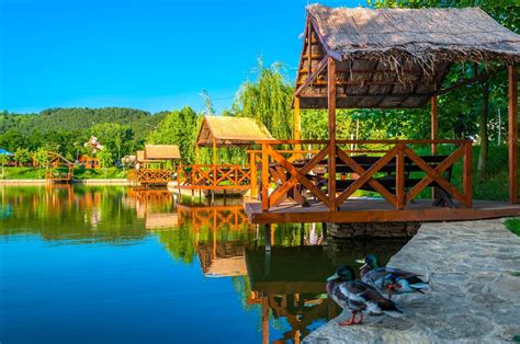 Хубави Модерни Бунгала на Морето Комплекс с Къщички 2025