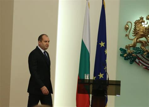 Радев изпрати съболезнователно писмо до Владимир Путин