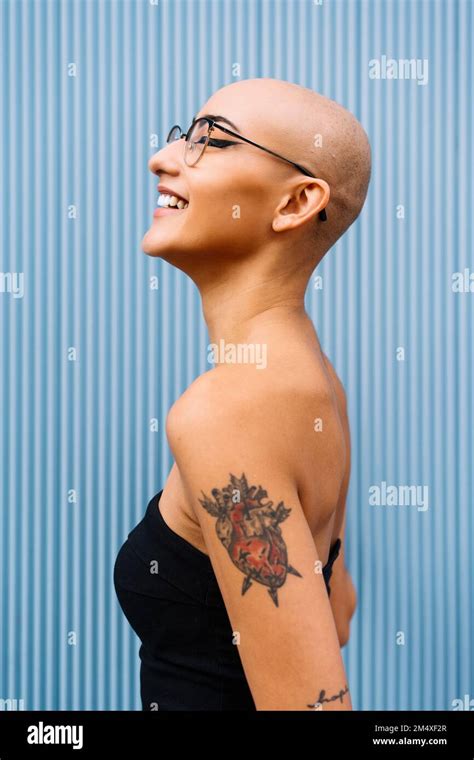 Woman Shaved Head Hi Res Stock Photography And Images Alamy