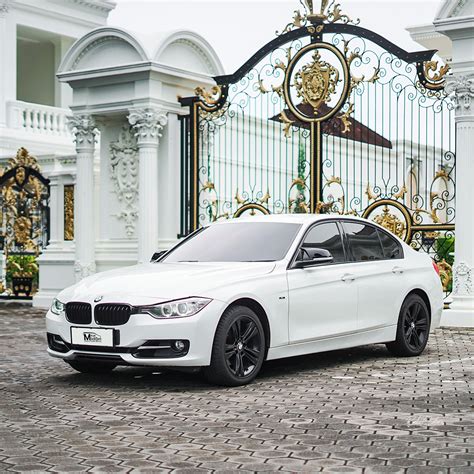 Bmw 320i White Airport Transfer Shuttle Bus Group Tour Car Rental