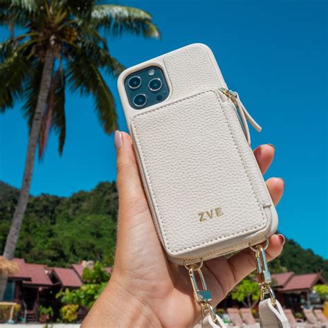 Už Máte Crossbody Na Telefon Tady Je 5 Důvodů Proč Do Tohoto Doplňku