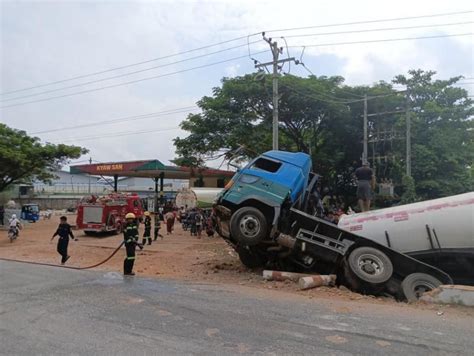 ပဲခူးမြိုရှောင်လမ်းတွင် ဆီသယ်ယာဥ်တစ်စီး တိမ်းမှောက်မှု ဖြစ်ပွား