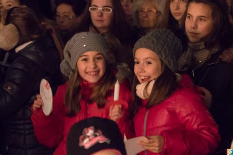 Csak Kívül Volt Hideg Advent Első Vasárnapja A Posta Téren SÁrvÁrikum