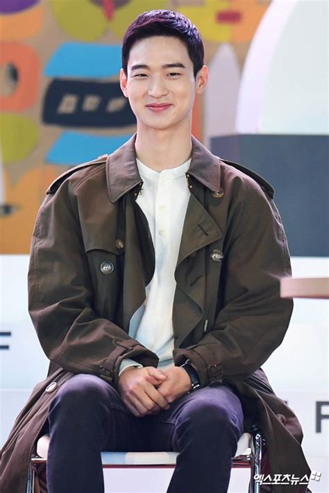 Jang Dong Yoon Berita Foto Video Lirik Lagu Profil And Bio Halaman Utama Jang Dong Yoon
