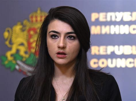 Разследват Лена Бориславова за неизгодна сделка свързана с ББР