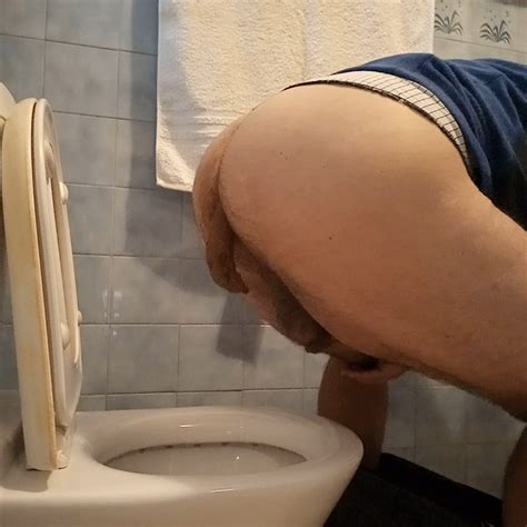 Big Turd Dumping